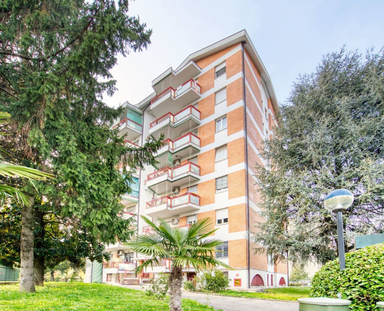 Trilocale via Monzese 1, Villaggio Ambrosiano, Segrate