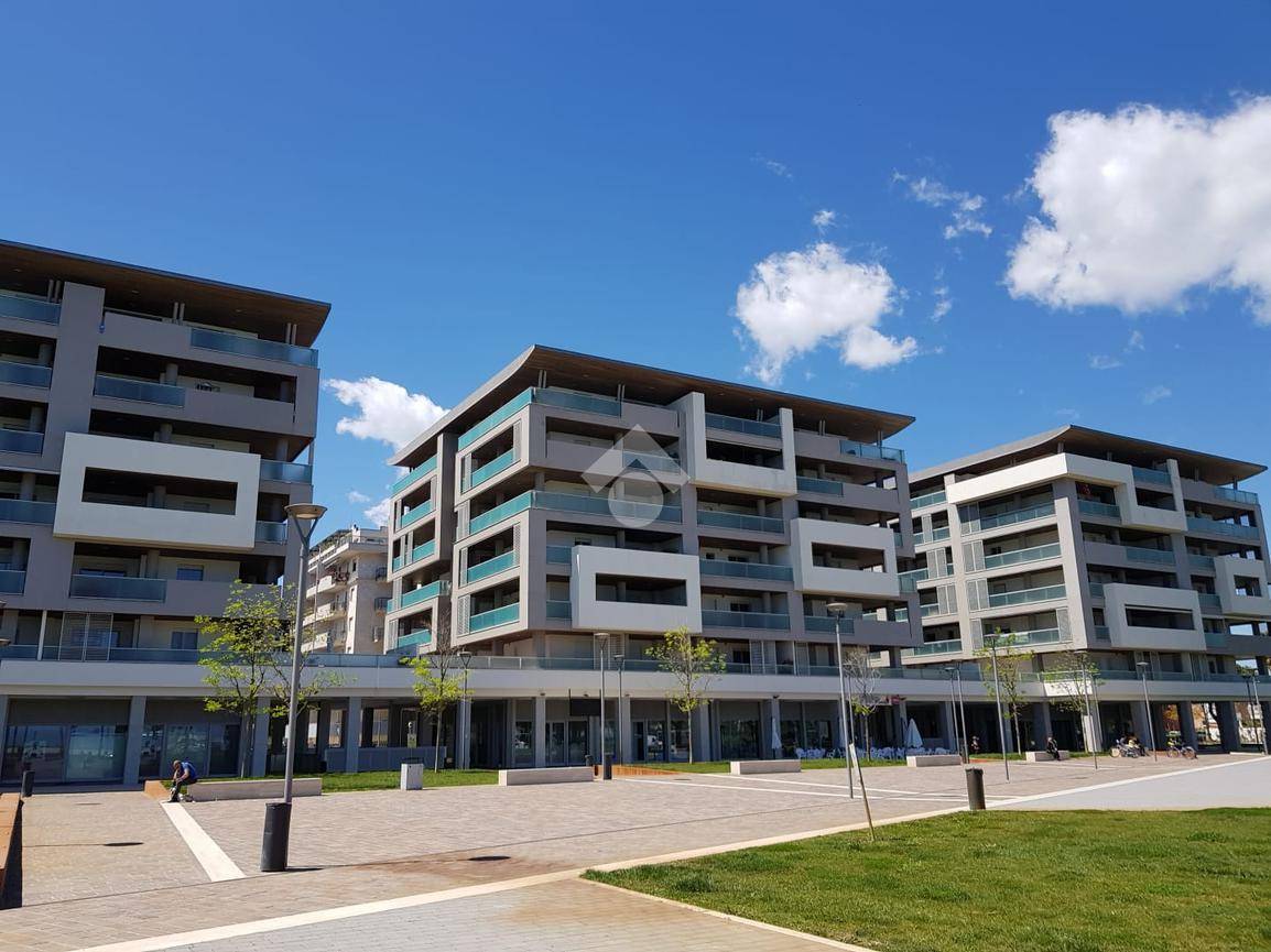 Locale commerciale in Vendita