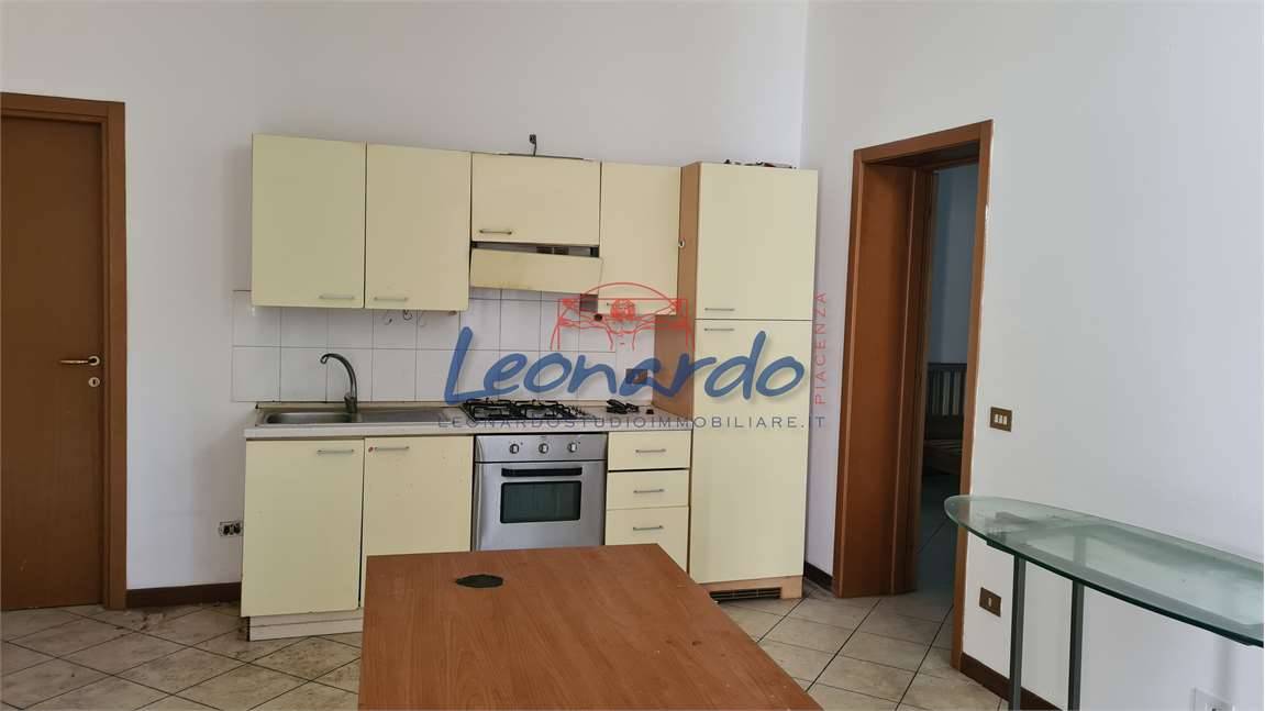 Quadrilocale via Gaspare Landi, Centro Storico, Piacenza