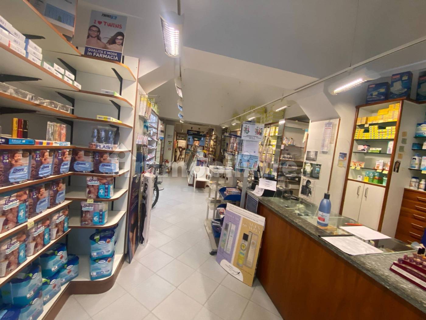 Locale commerciale in Vendita