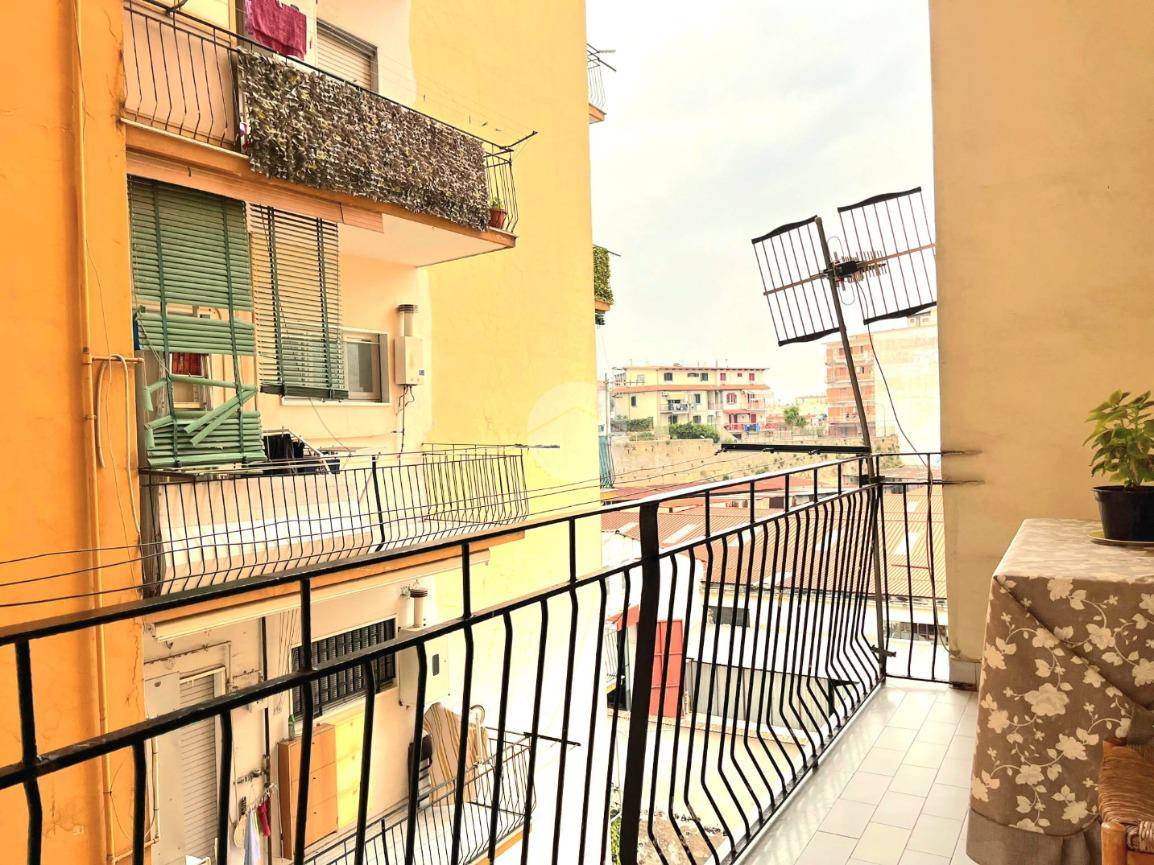 Trilocale viale Majorana 13, Arpino, Casoria