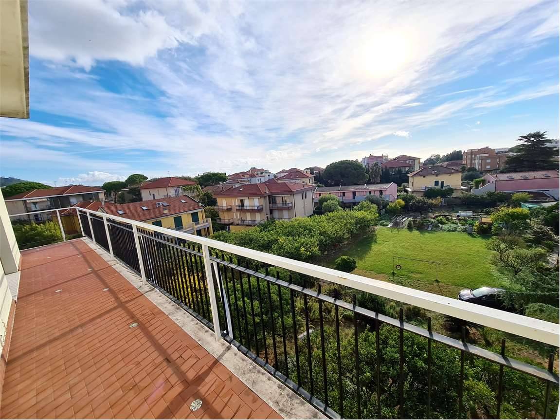 Quadrilocale via ca&#x27; rossa, Centro, Diano Marina