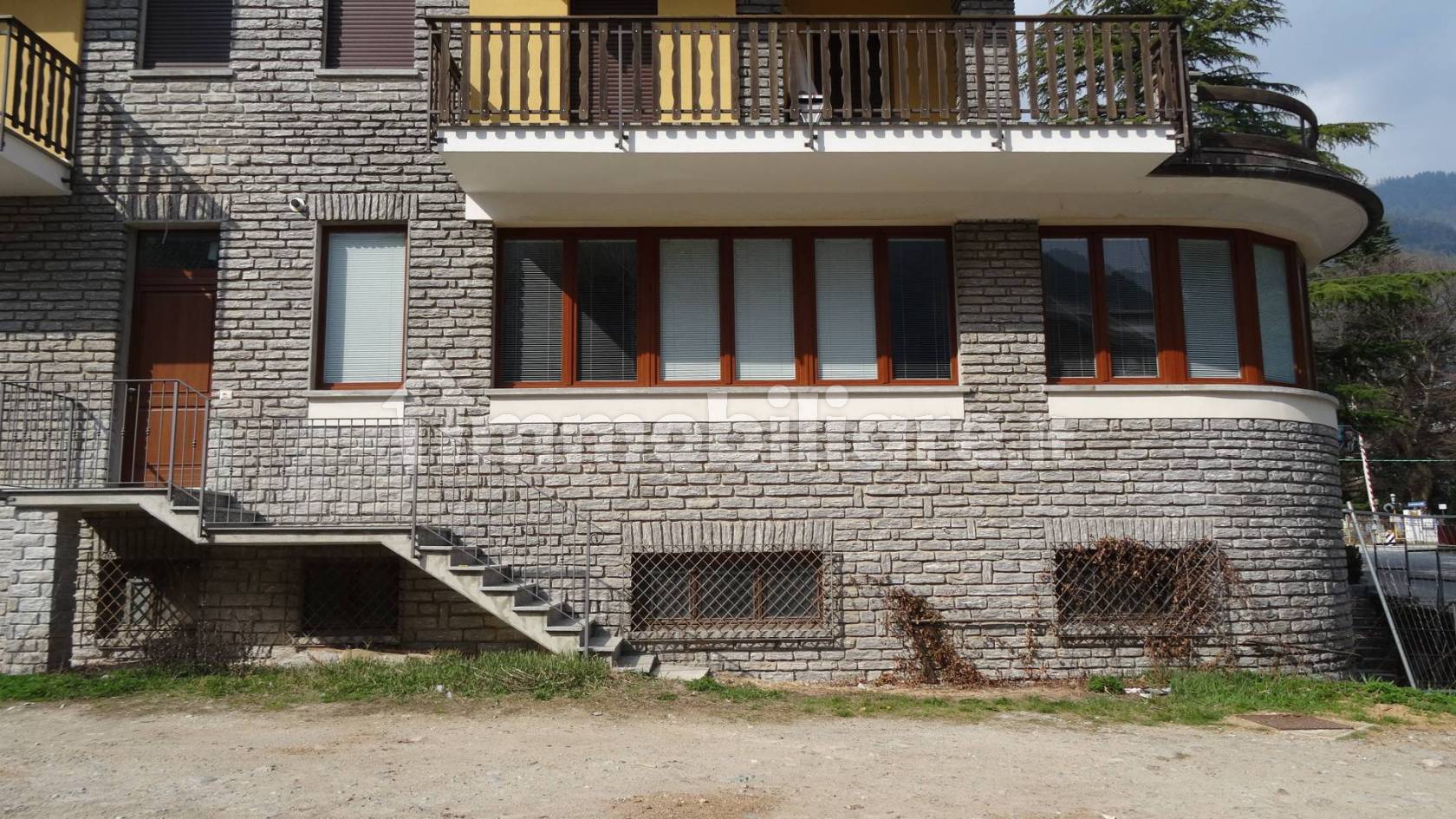 Locale commerciale in Vendita