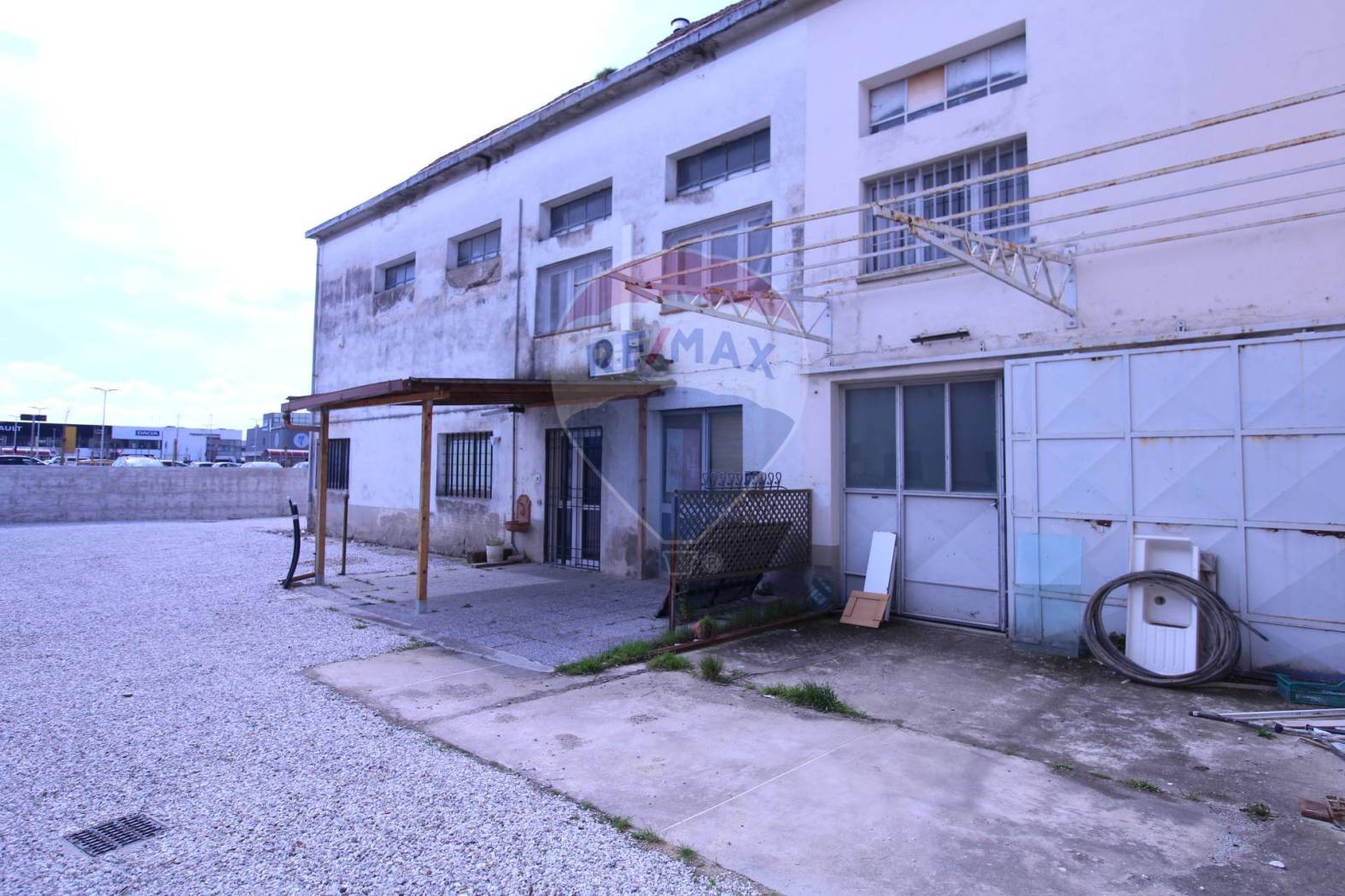 Locale commerciale in Vendita