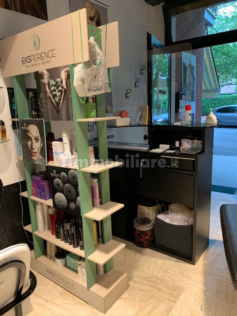 Locale commerciale in Vendita