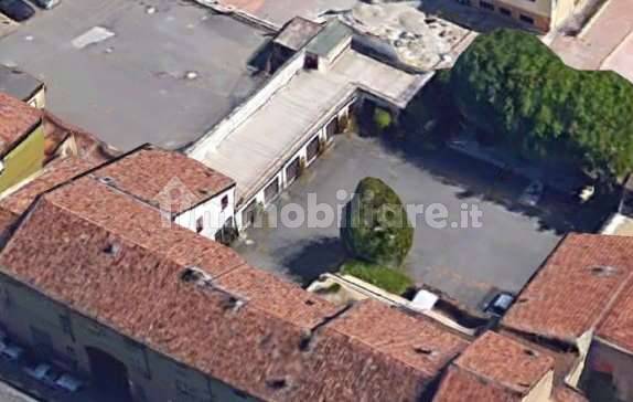 Palazzo - Edificio via Emilia Pavese, Piacenza, Rif. 102070792 - Immobiliare.it