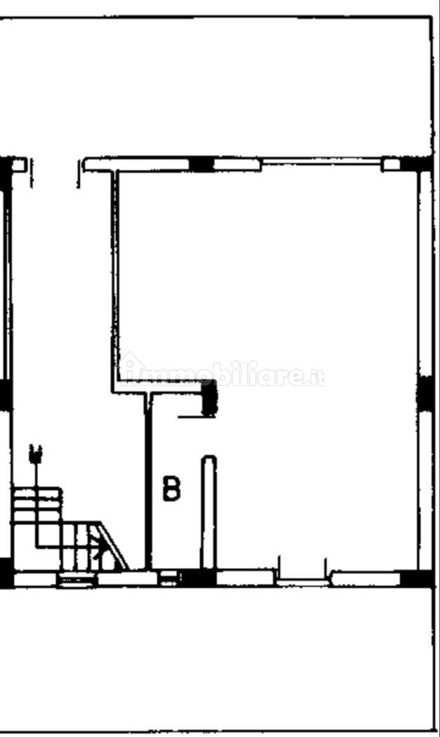 Locale commerciale in Vendita