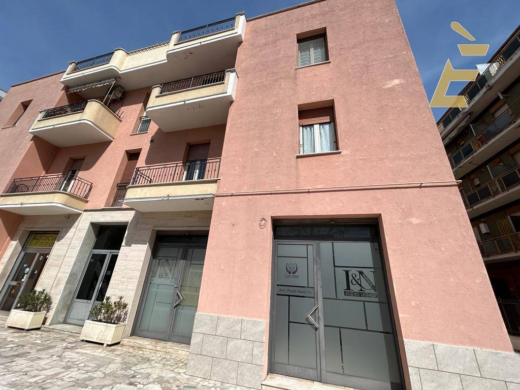 Quadrilocale buono stato, quarto piano, Pineta, Pescara