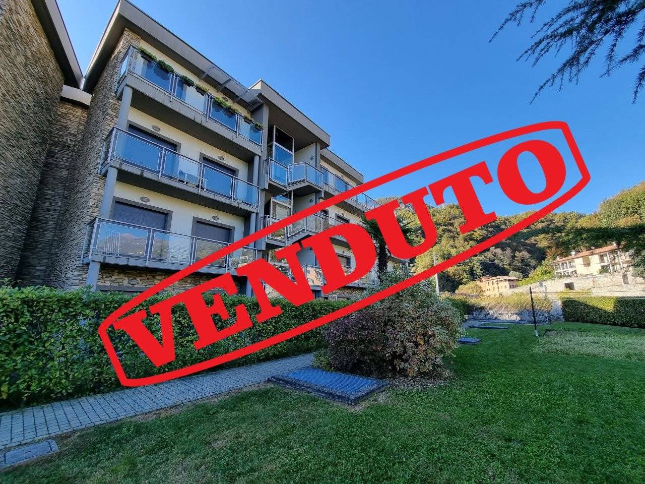 Bilocale via Filatoio 86, Centro, Domaso