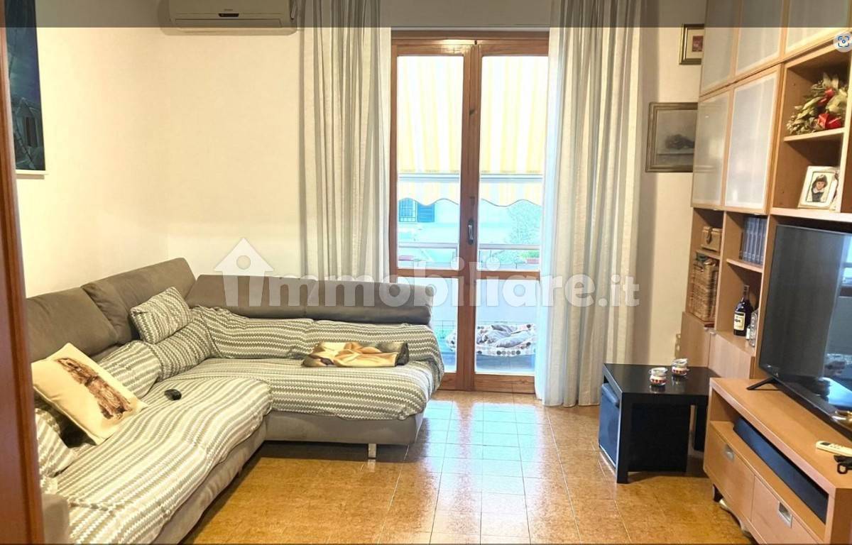 Appartamento via Puliche, Marina di Massa Centro, Massa