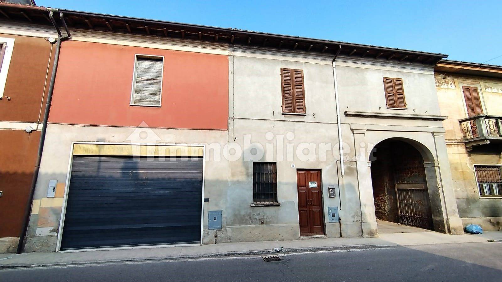 Locale commerciale in Vendita