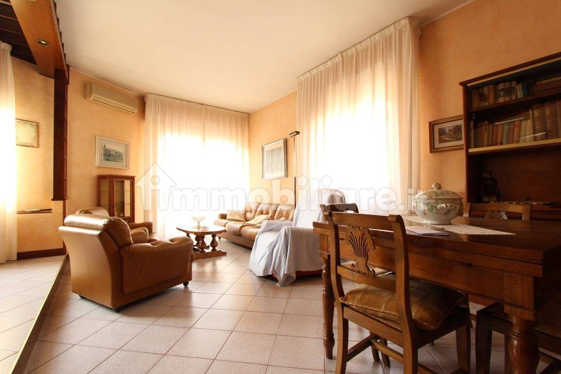 Quadrilocale via Cantarane, Veronetta, Verona