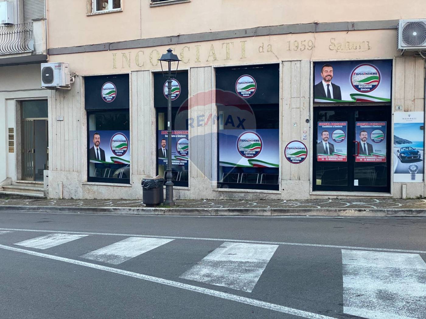 Locale commerciale in Vendita