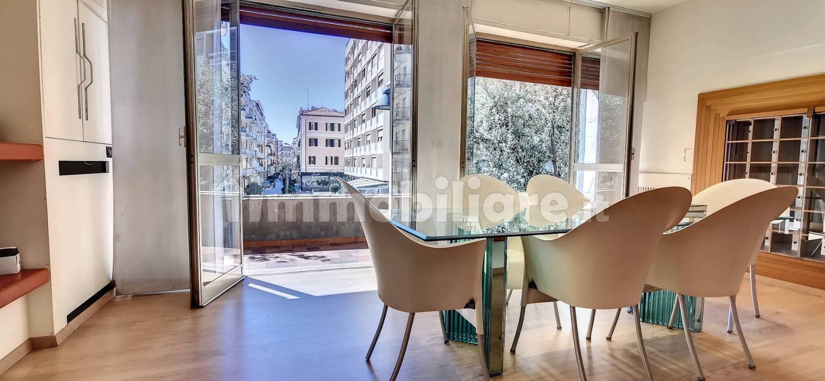 Quadrilocale via parini 3, Piazza Salotto - Corso Umberto, Pescara