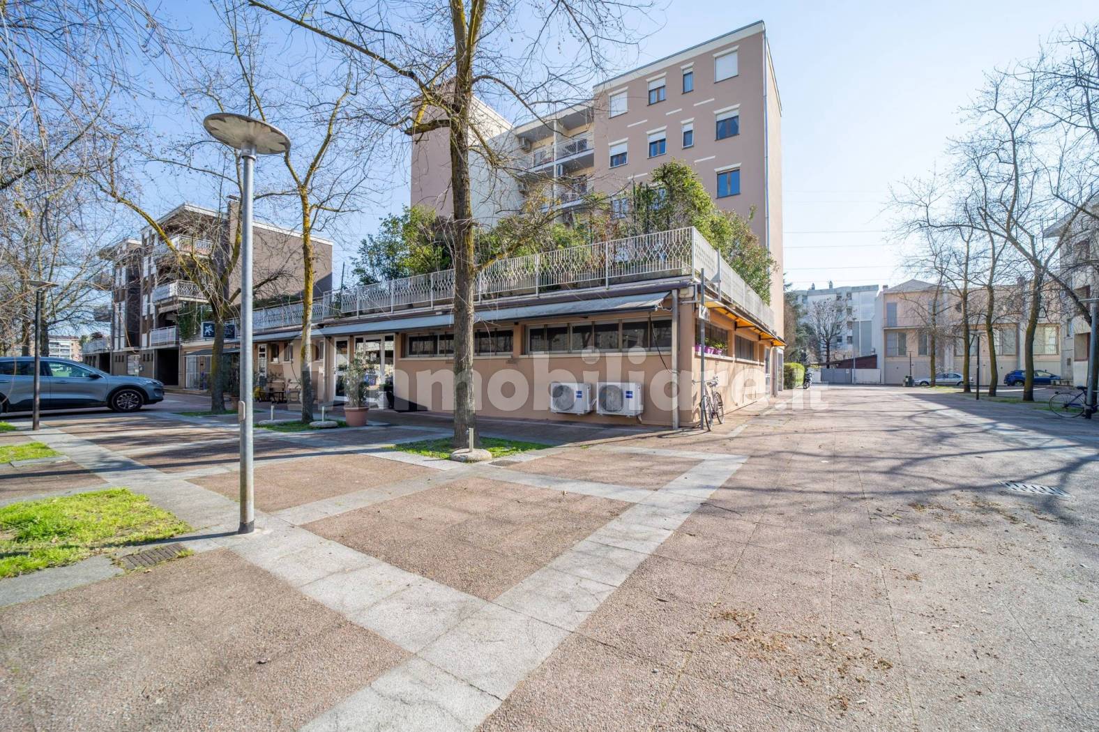 Locale commerciale in Vendita