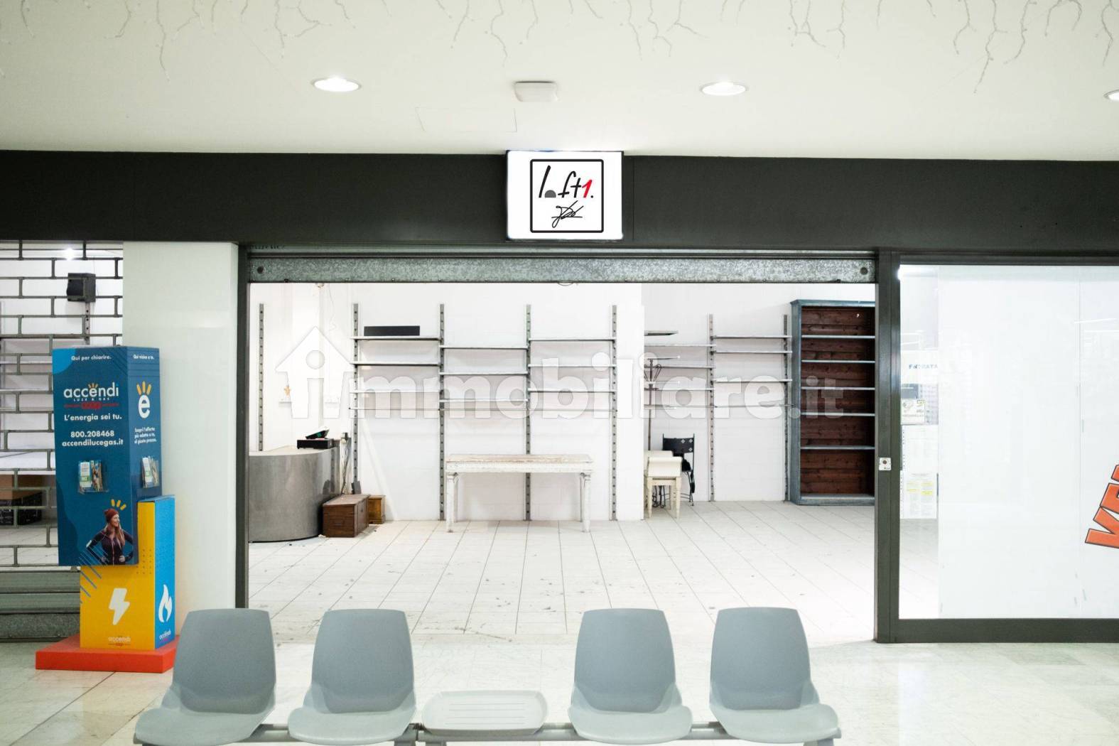 Locale commerciale in Vendita