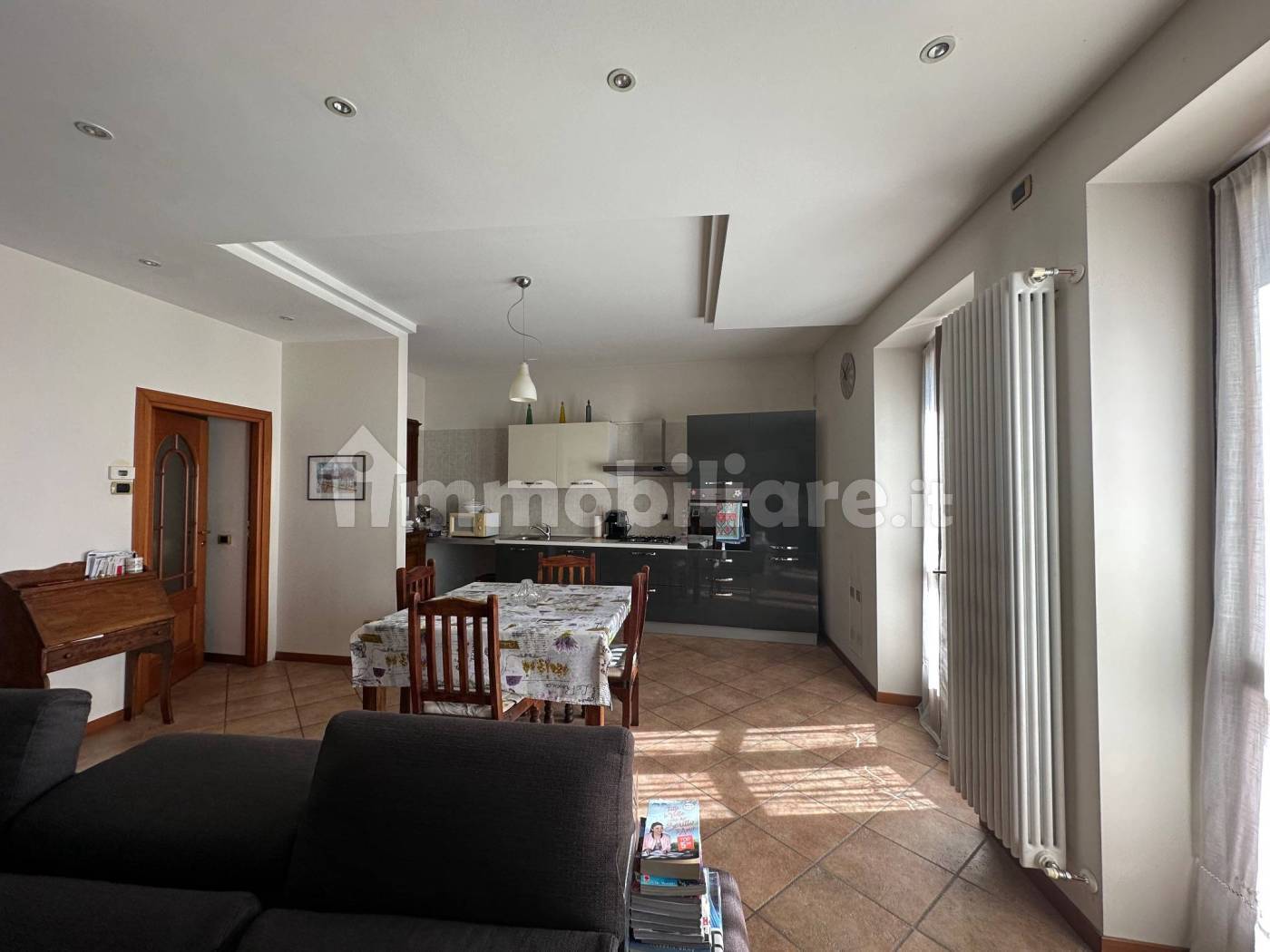 Trilocale via 24 Aprile 3, Centro, Arona