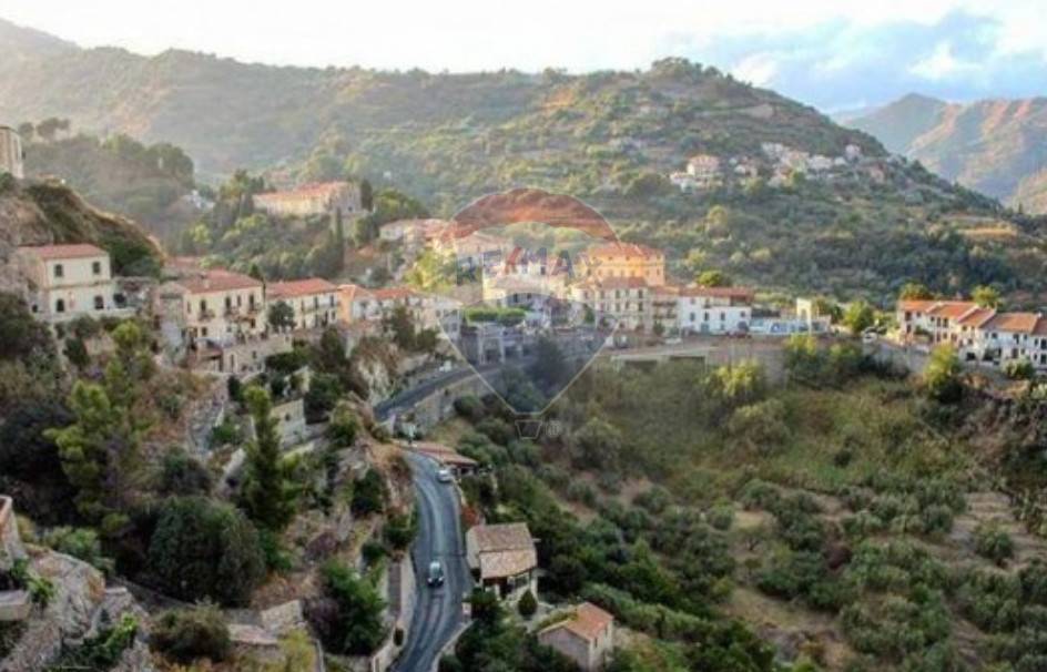 Locale commerciale in Vendita