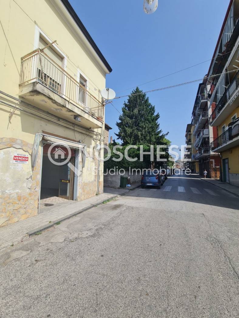 Locale commerciale in Vendita