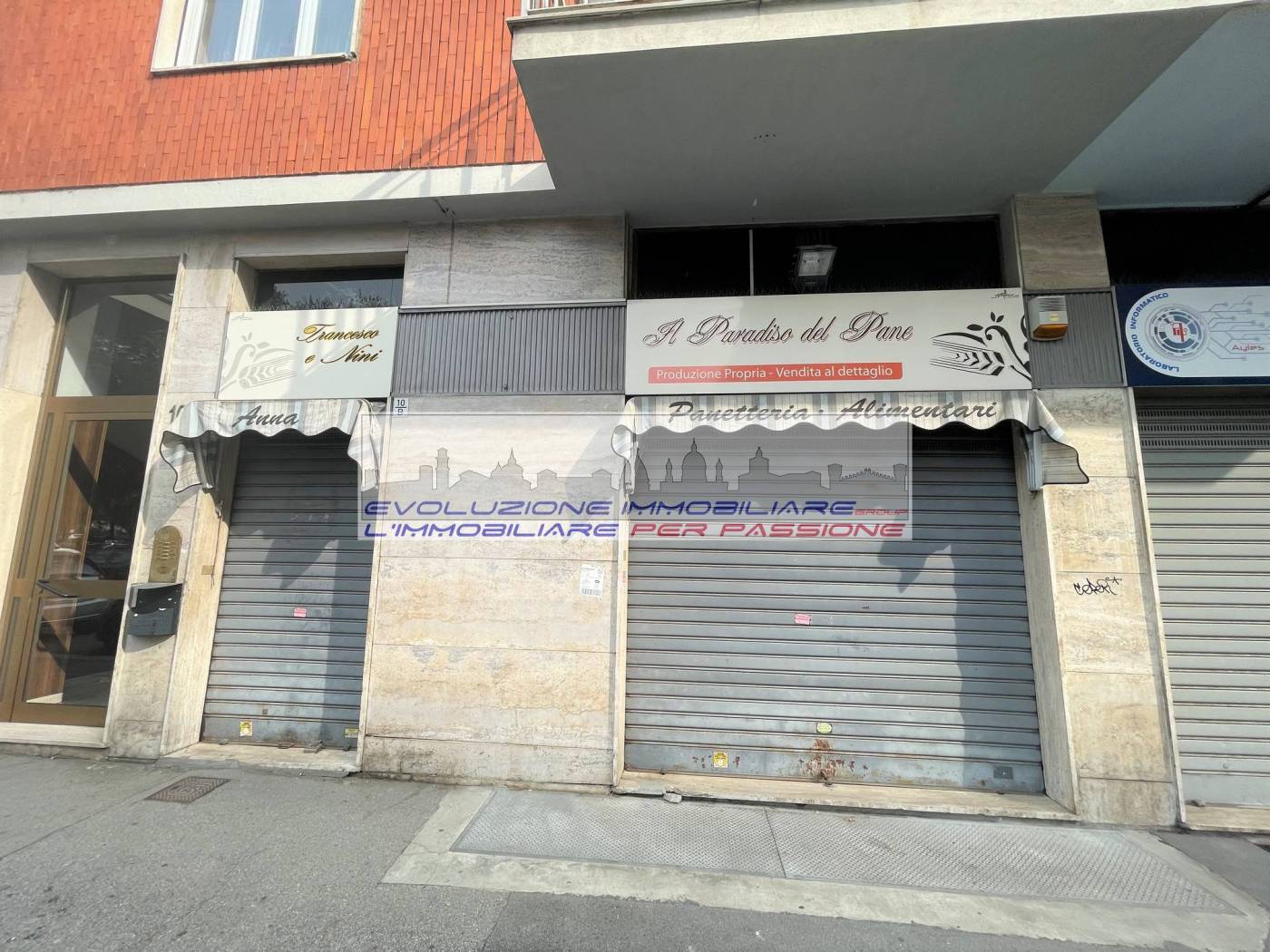 Locale commerciale in Vendita