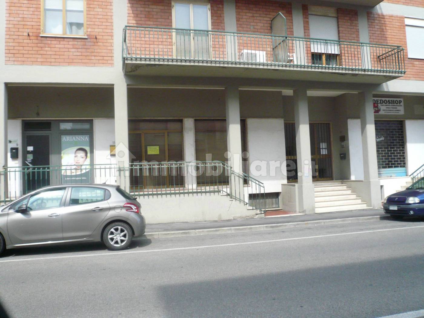 Locale commerciale in Vendita