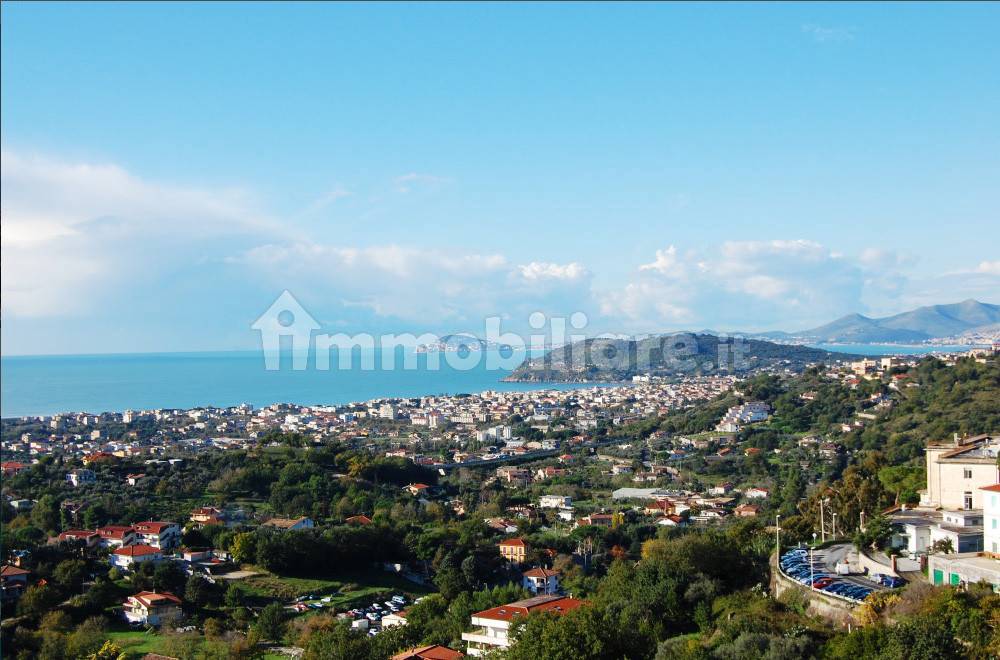 Trilocale via Appia, Centro, Minturno