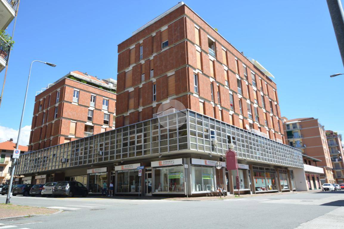 Quadrilocale via Trento 35, Centro Città, Biella