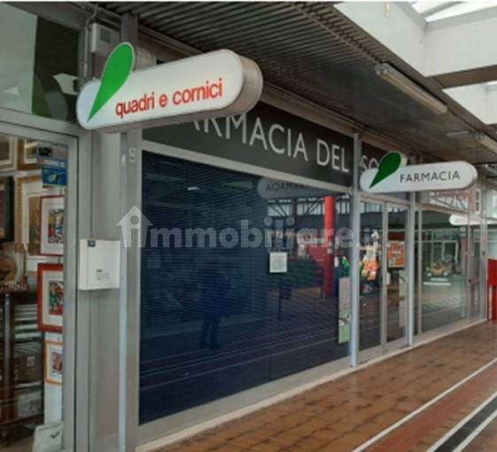Locale commerciale in Vendita