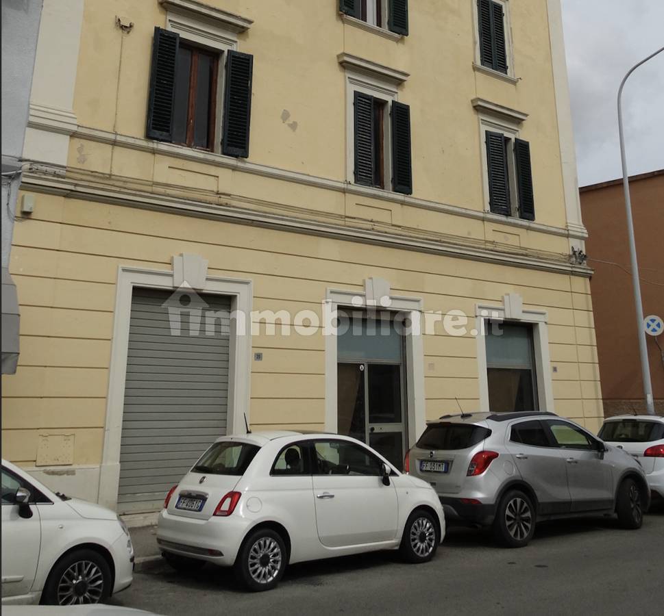 Locale commerciale in Vendita