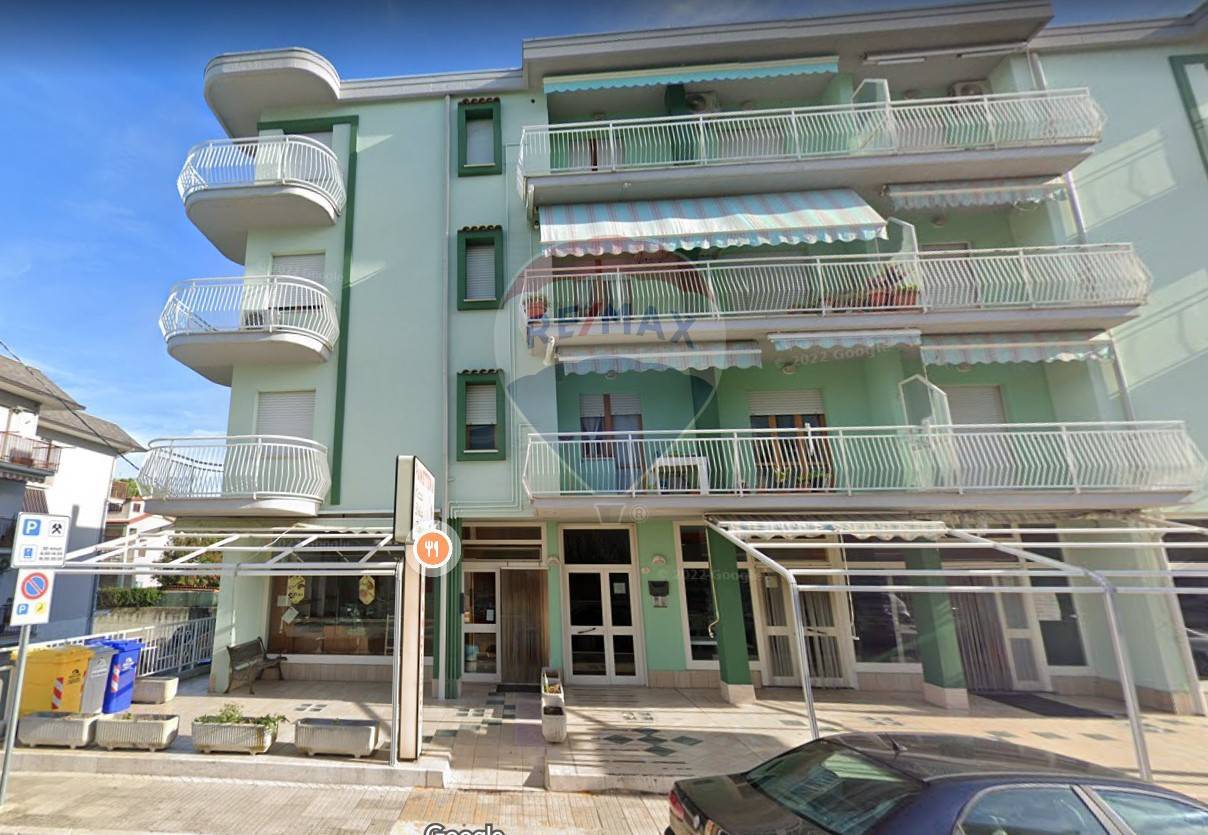 Locale commerciale in Vendita