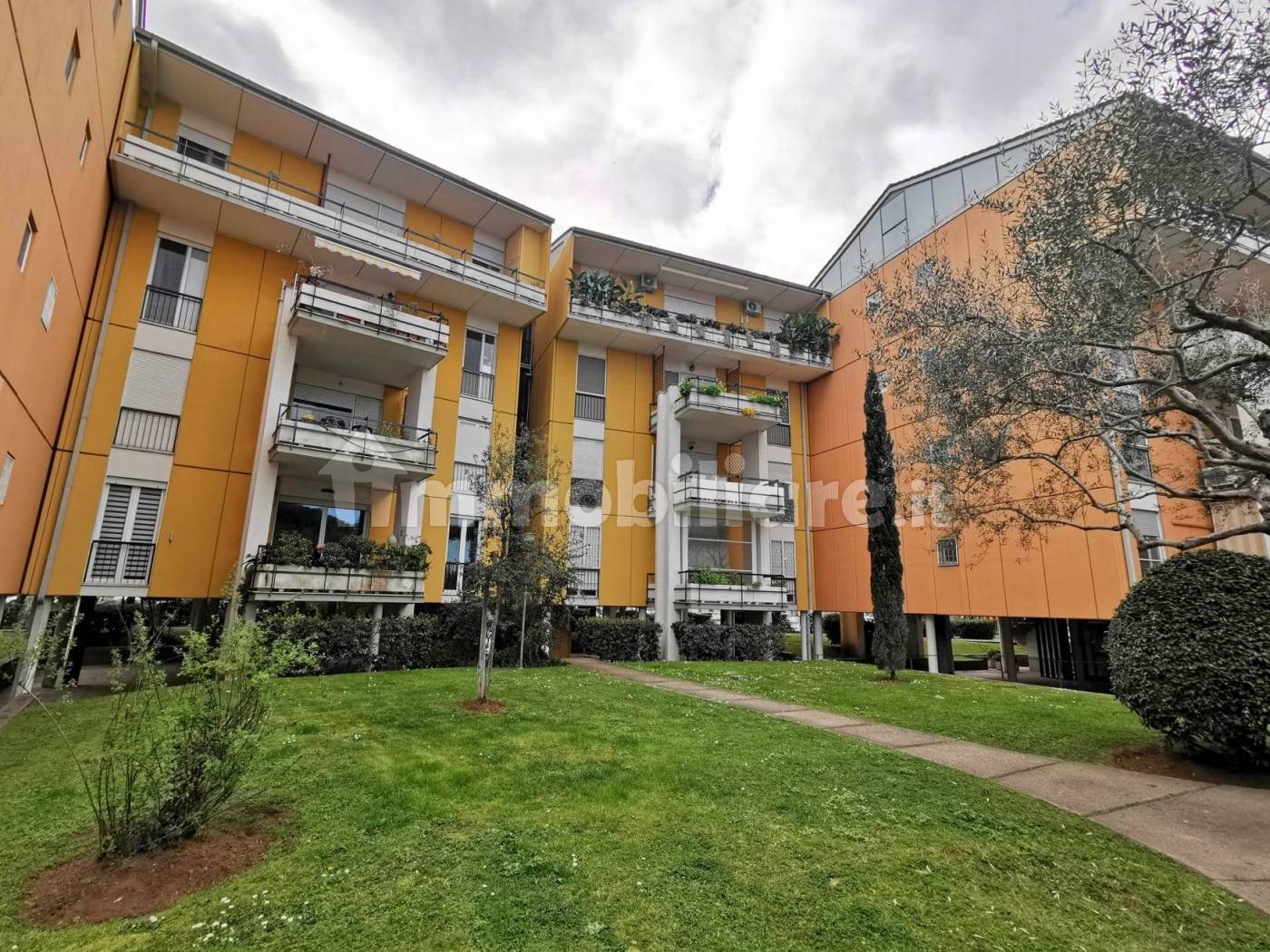 Trilocale via Evemero, Casal Palocco, Roma