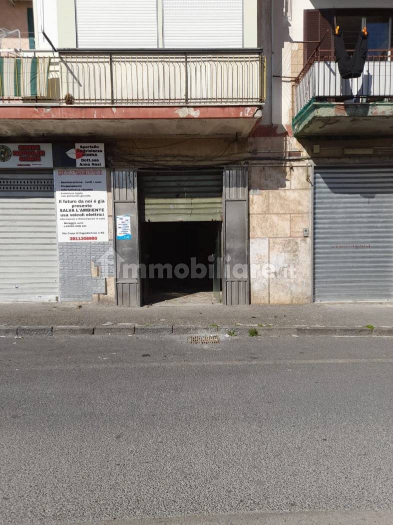 Locale commerciale in Vendita