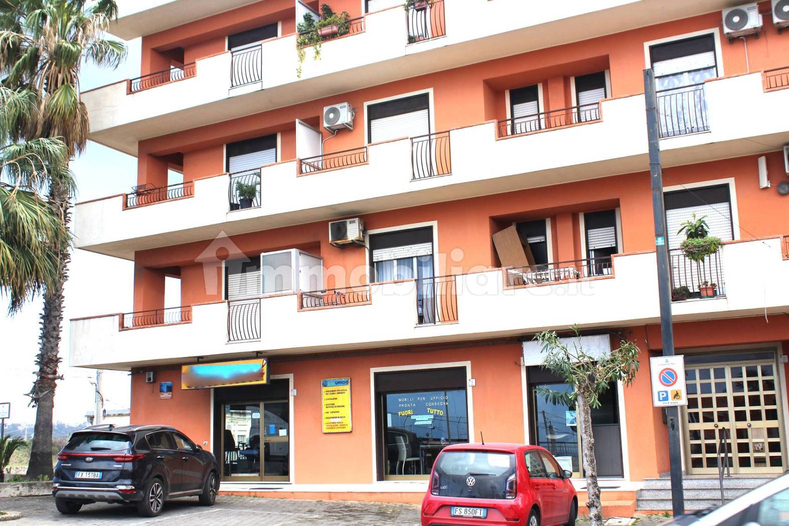 Locale commerciale in Vendita