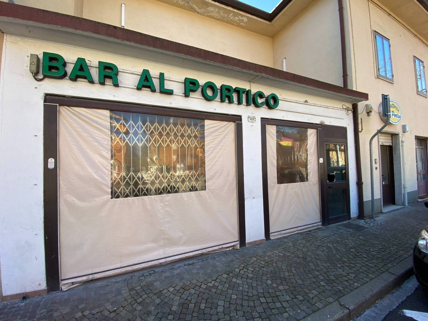 Locale commerciale in Vendita