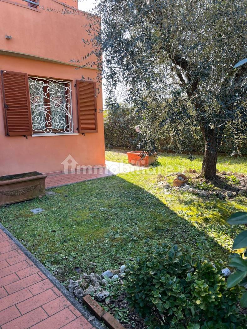 Terratetto unifamiliare 110 m², nuova, Centro, Fucecchio