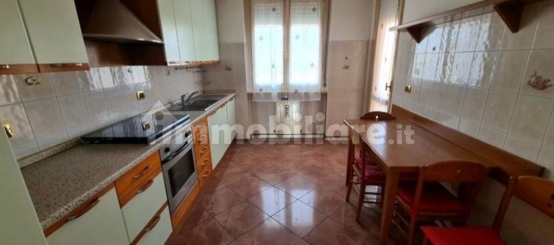 Trilocale viale dei Leoni 9, Centro, Turano Lodigiano