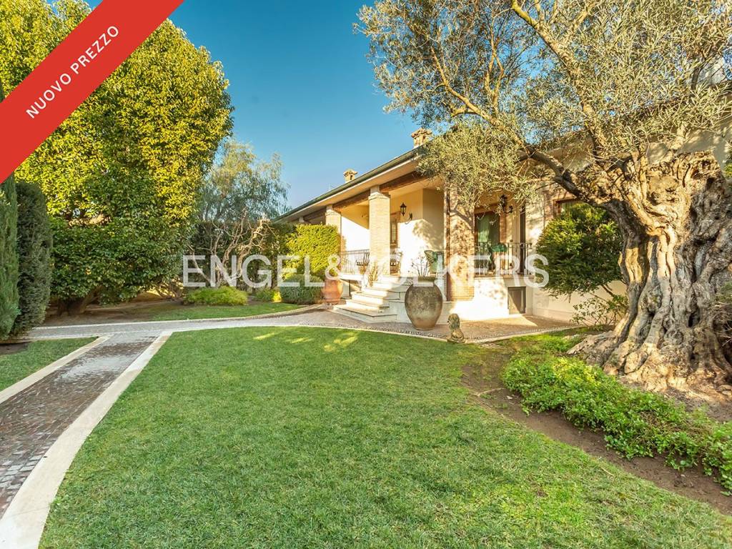 Sale Single family villa in via Leucippo Rome. Excellent condition ...