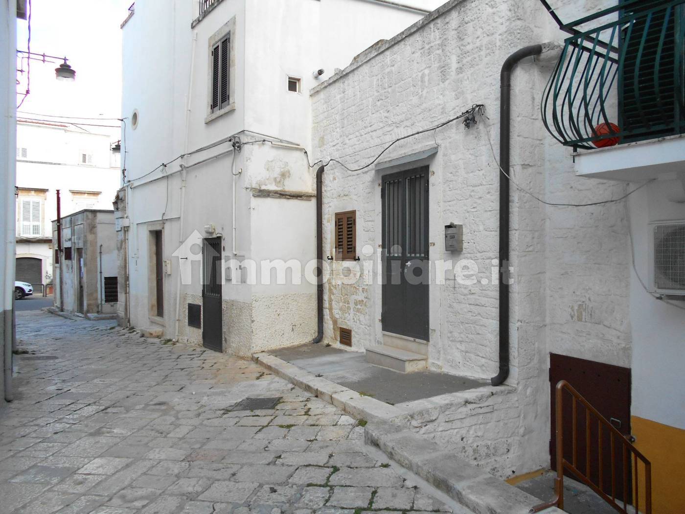 Locale commerciale in Vendita