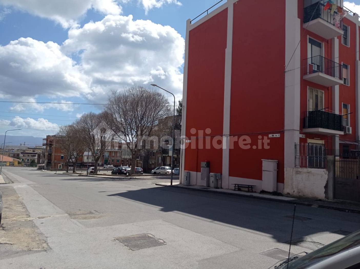 Trilocale via 19 F 19/F, Santa Lucia - San Filippo, Messina