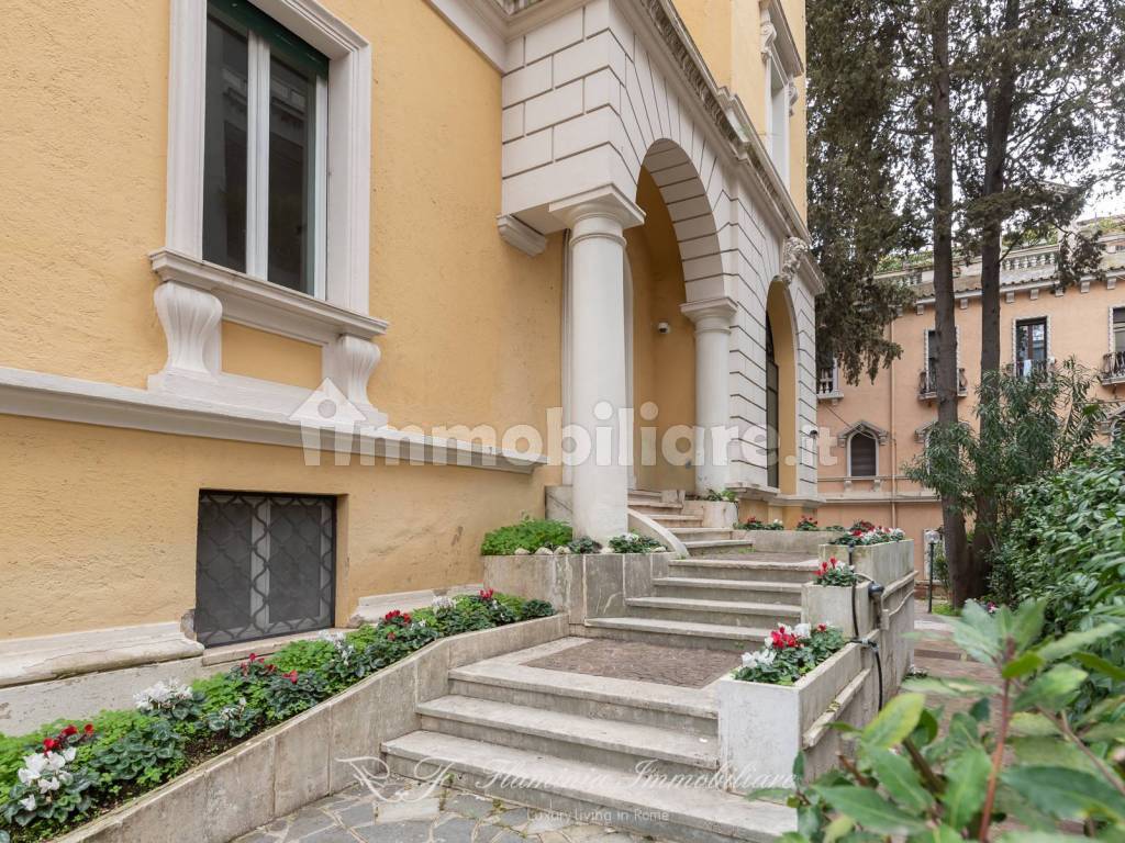 Palazzo - Edificio via di Villa Sacchetti 9, Roma, Rif. 102138614 ...