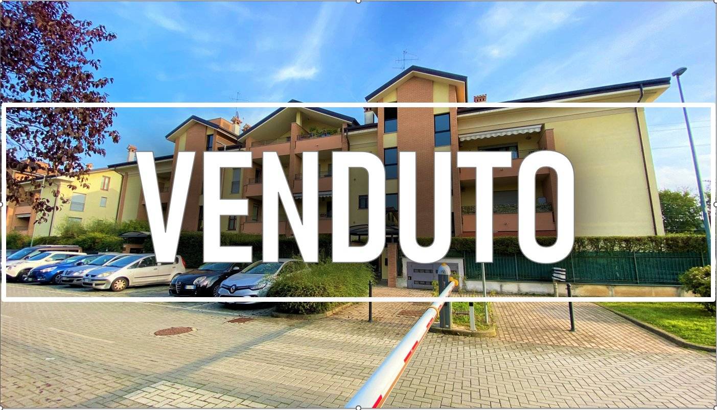 Trilocale via Giovanni Keplero, Centro, Arcore