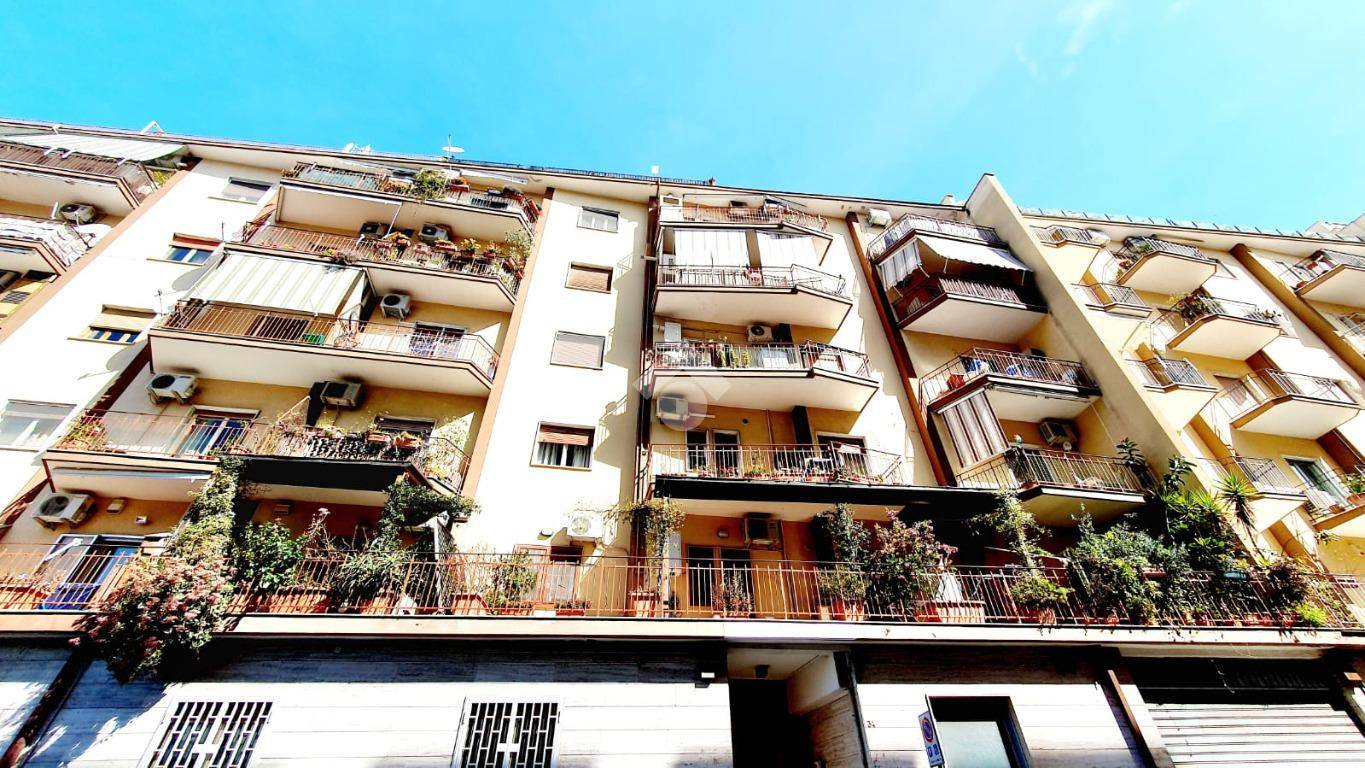 Quadrilocale via luca de samuele cagnazzi 34, Poggiofranco, Bari