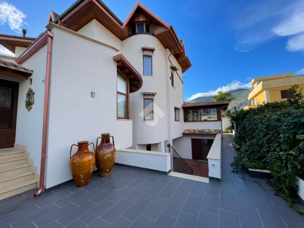 Affitto Appartamento in villa in viale Costa Verde 48 Carini. Ottimo stato, con terrazza ...