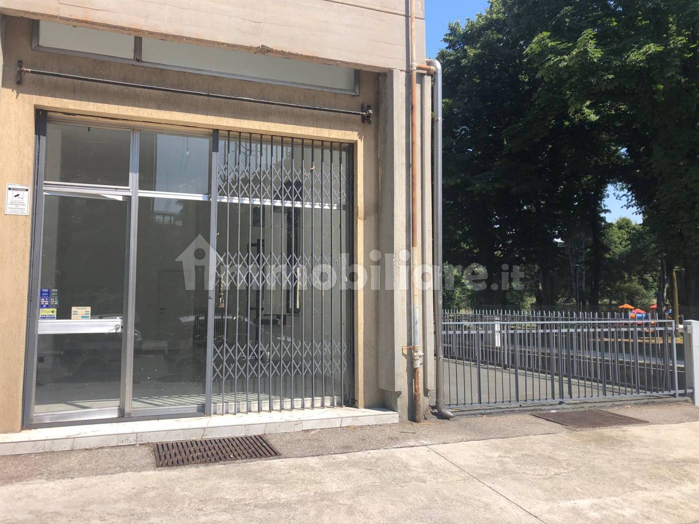 Negozio - Locale commerciale in Vendita