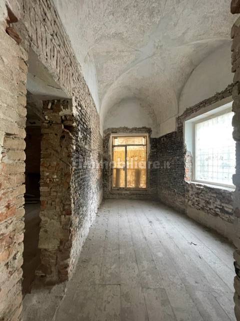 Appartamento via porto 27, Centro, Mantova