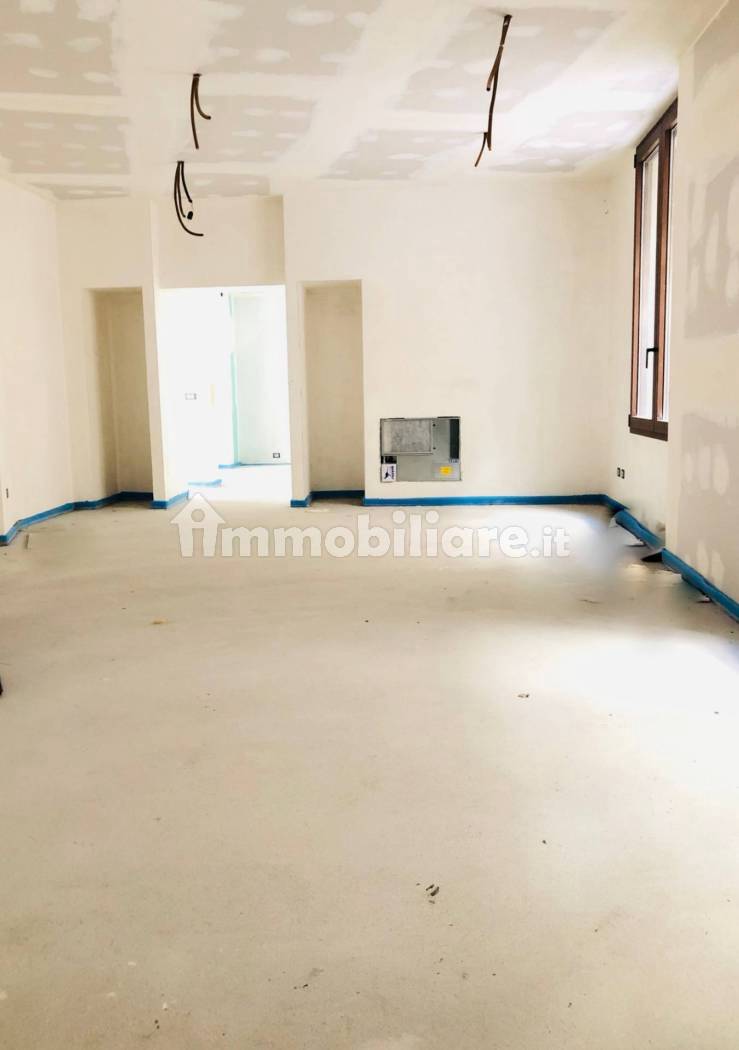 Appartamento via Roma 1, Centro, Mantova