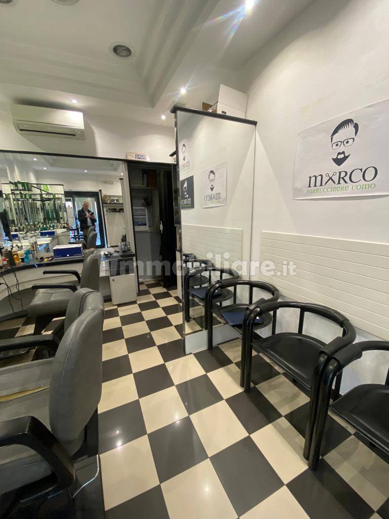 Locale commerciale in Vendita