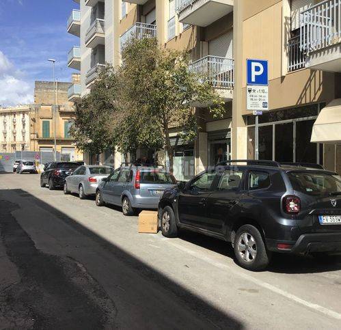 Locale commerciale in Vendita