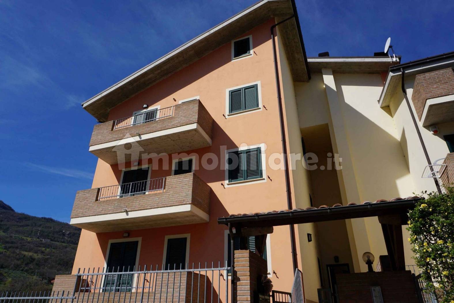 Appartamento via Giacomo Leopardi, Centro, Montorio al Vomano