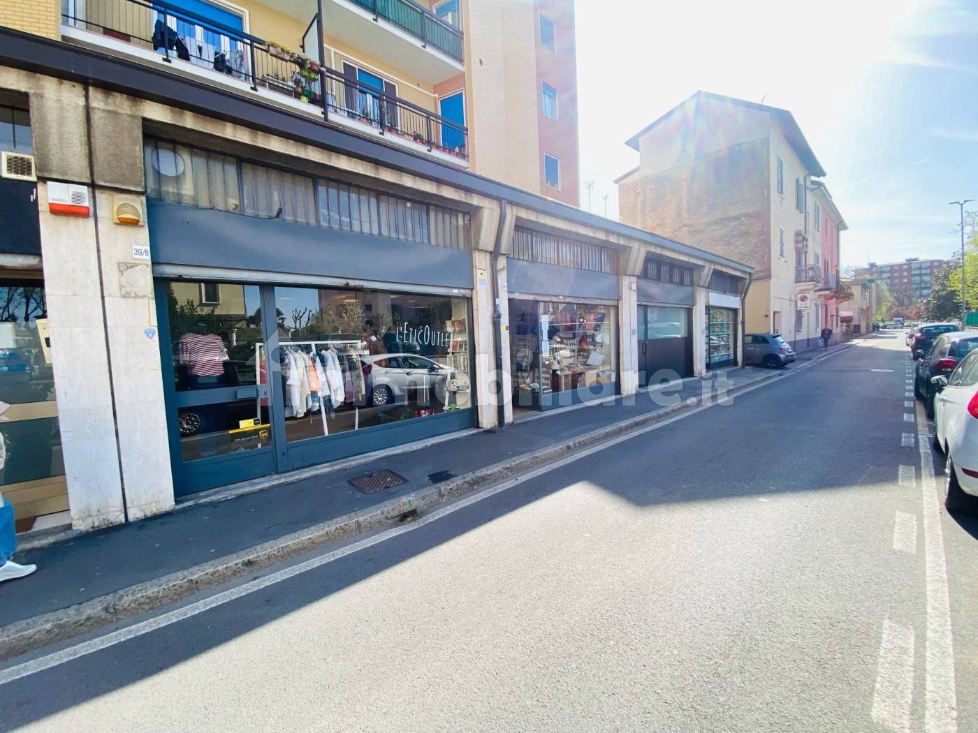 Locale commerciale in Vendita
